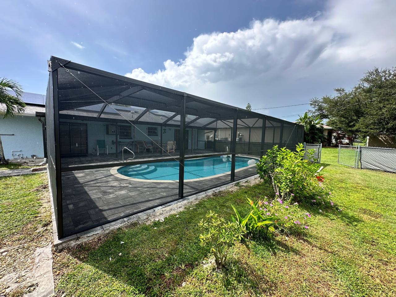 Before and After: Durable Pool Cage in Cape Coral Florida